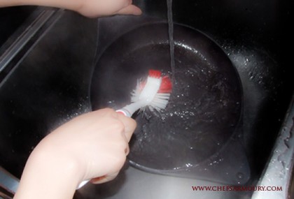 How To Season Cast Iron Cookware - Chef's Armoury Blog - Japanese food ...